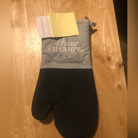 Disney | Kitchen | Cinderella Oversized Oven Mitts | Poshmark